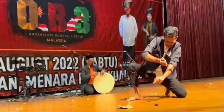 Debus Aceh Bikin Warga Malaysia Terpukau - Kontras.id